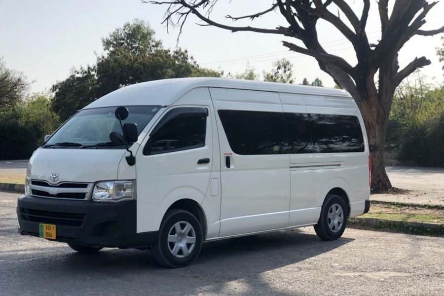 HiAce Toyota 10 Seater (Mini Van)in Islamabad Lahore - on rent